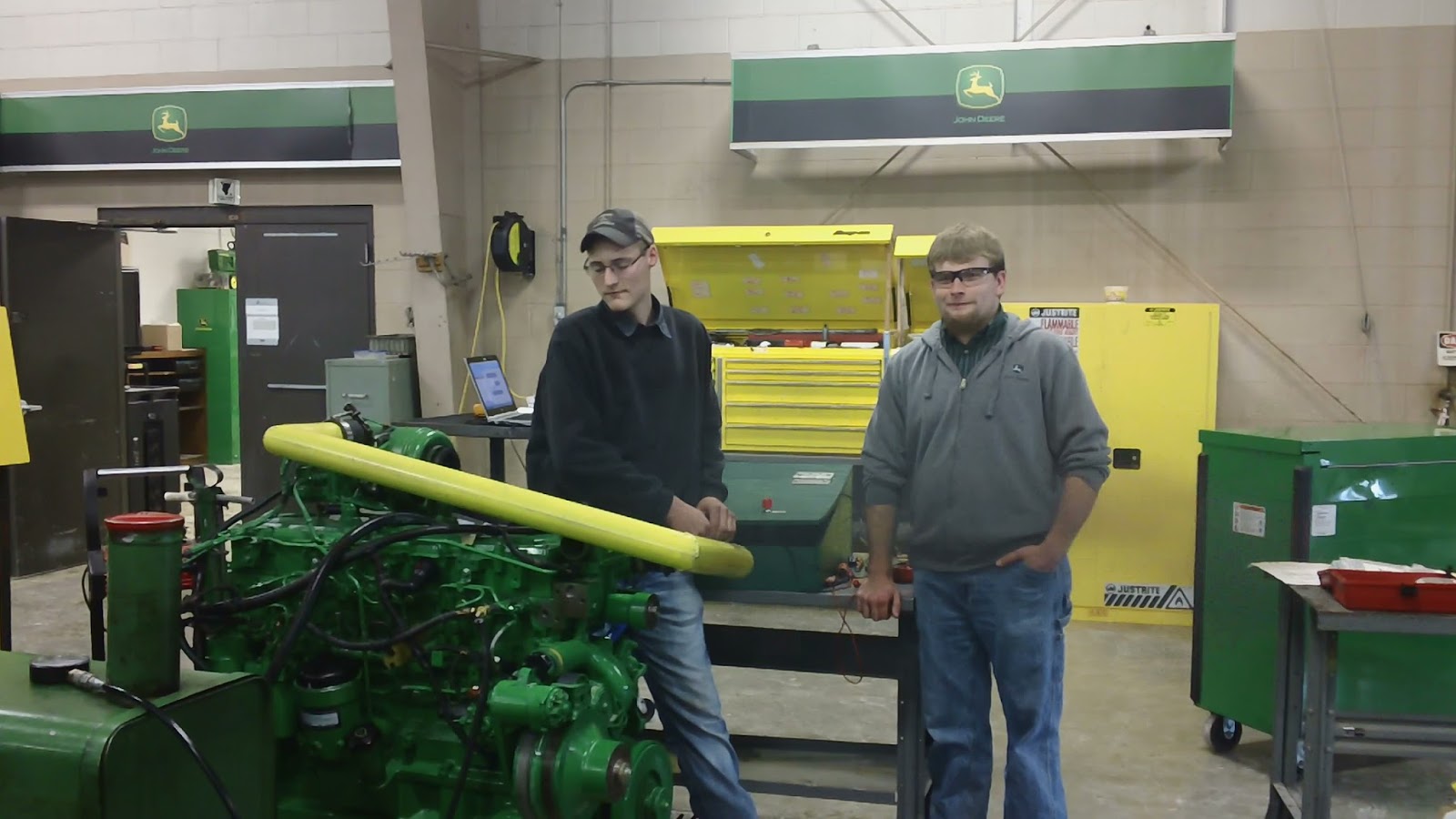 John Deere TECH Calmar: Kyle and Chris 9.0L