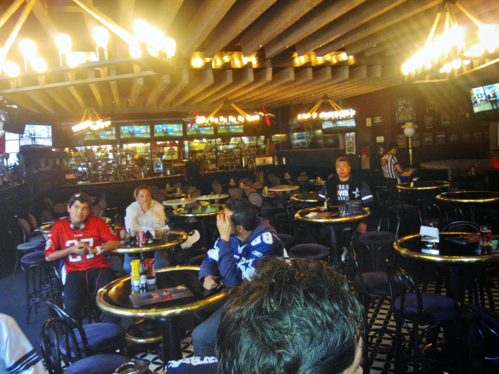 Dallas Cowboys Fan Club Mexico: 15SEP13, YUPPIES CONDESA.