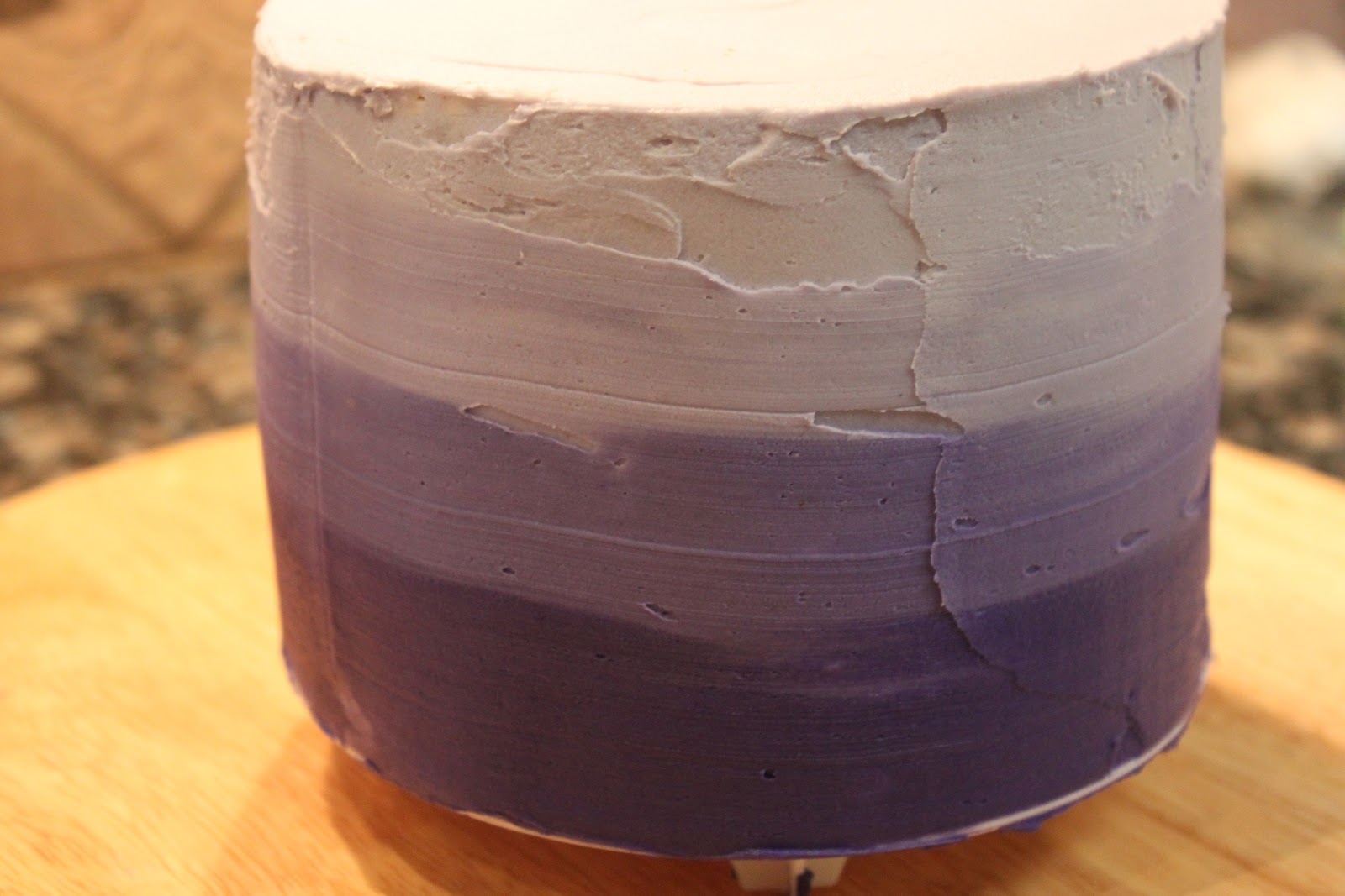 love is in the details: Purple Ombre Cake- tutorial