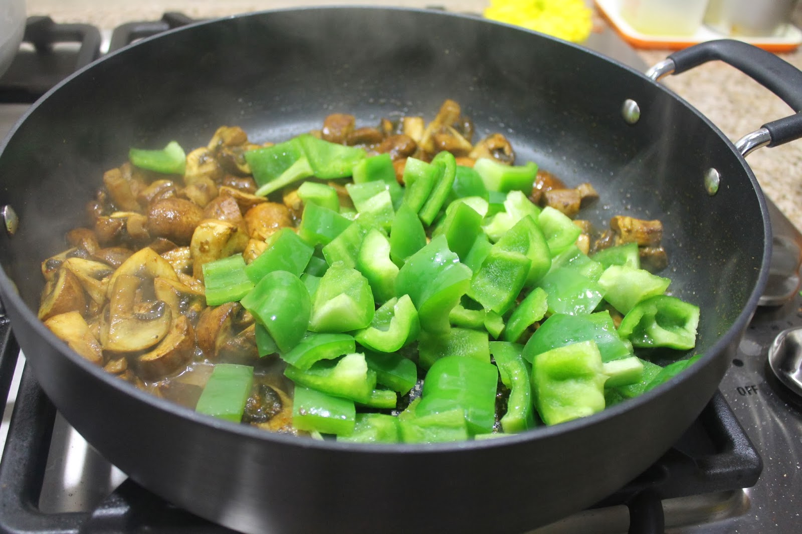 VineelaSiva: Mushroom Capsicum Butter Masala