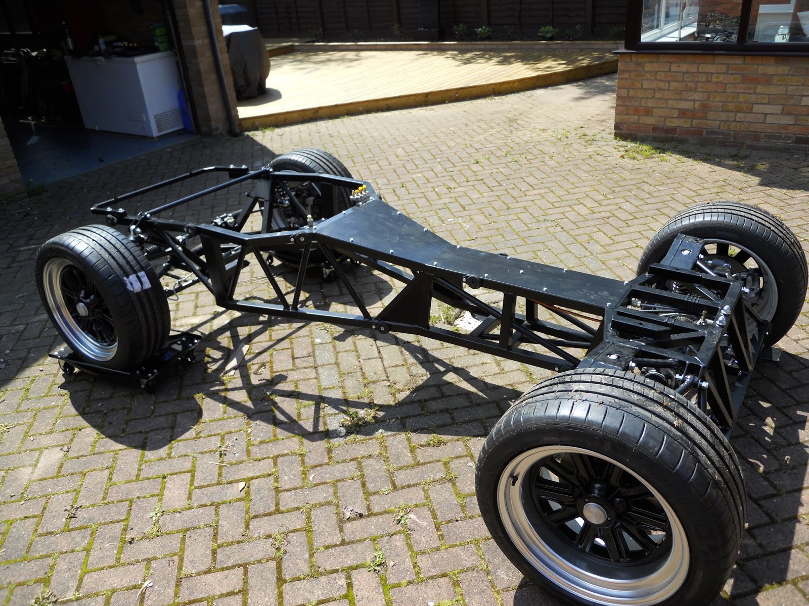 Andy's Cobra 427: Chassis