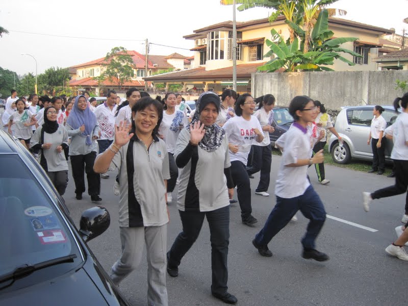 Sehari dalam Sejarah . . .: LARIAN SERENTAK 1 MURID 1 SUKAN 1 MALAYSIA 2011