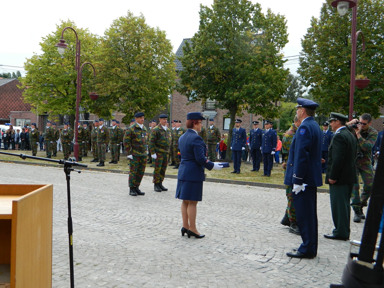 PARADE MILITAIRE: Jumelage CRC Glons et commune de Bassenge. - École ...