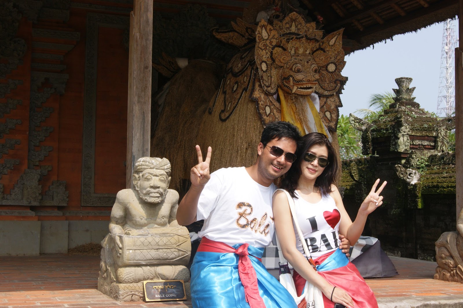 Pyay Ti Oo + Eaindra Kyaw Zin on Honeymoon Trip To Bali | Myanmar Celebrity Couple Photos!