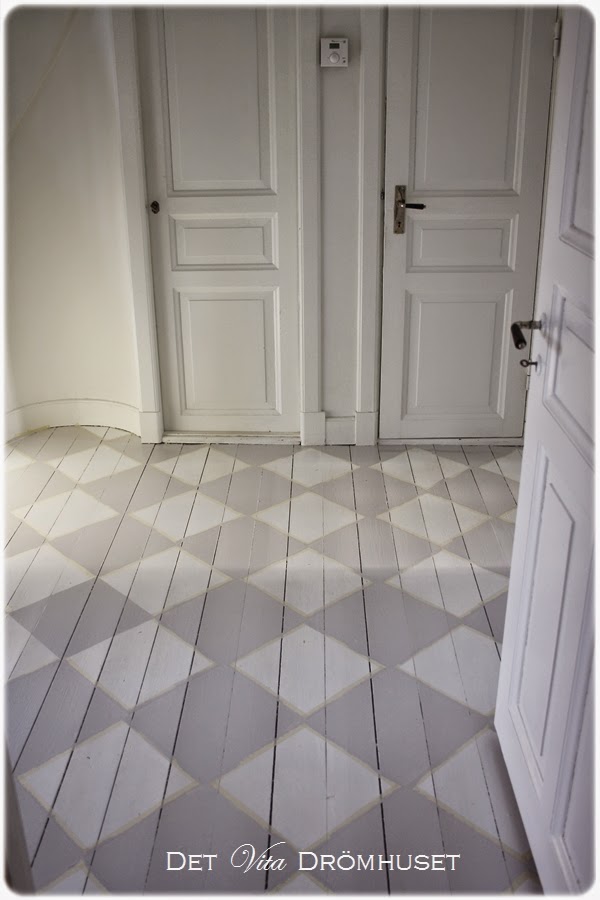 Det Vita Drömhuset: Måla rutigt golv...