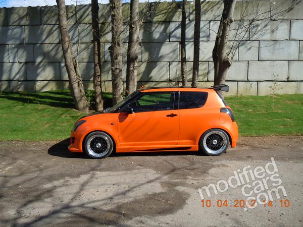 Swift R Brothers: Orange Suzuki Swift R