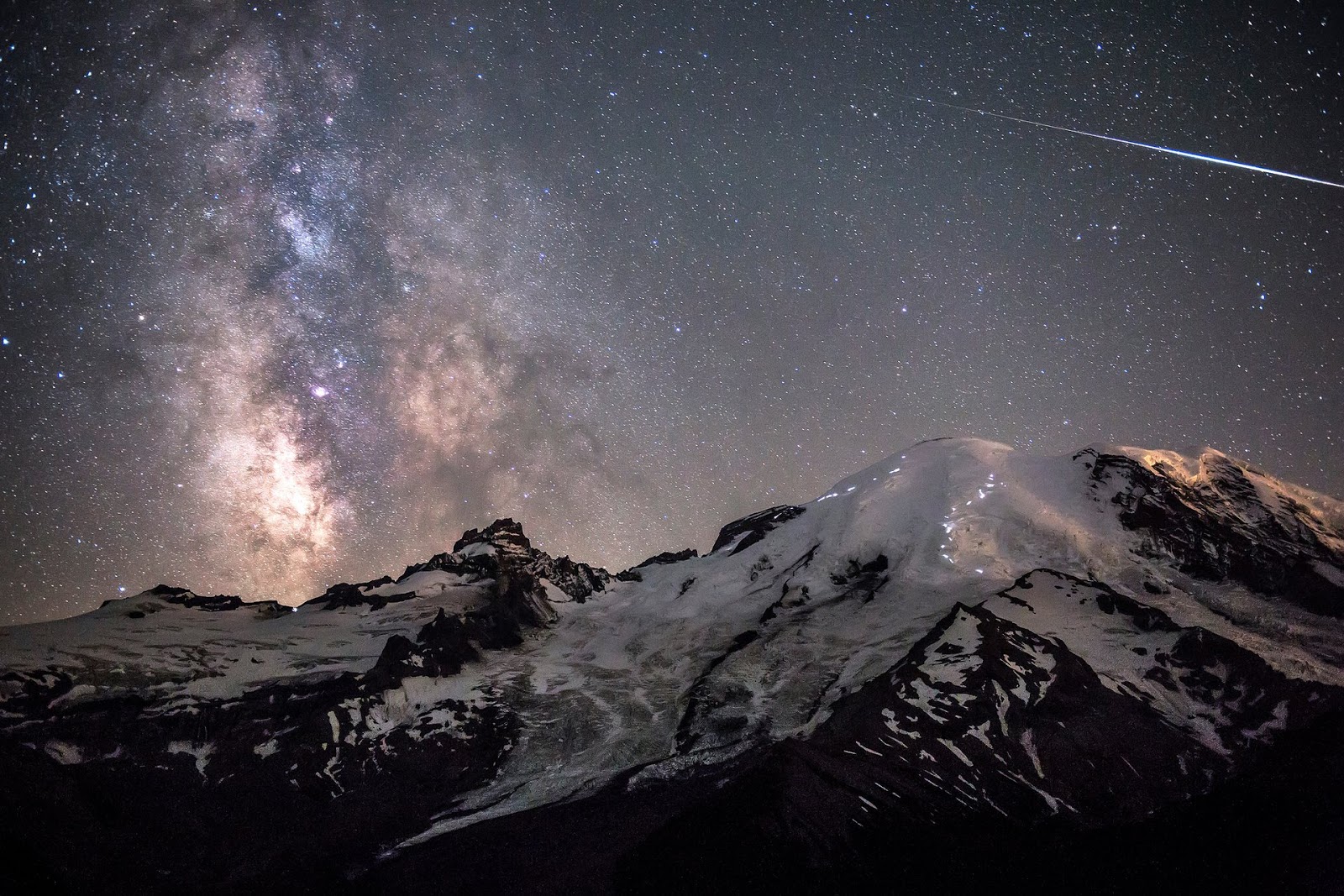 Meteor and the Milky Way Galaxy seen over Mount Rainier | Earth Blog