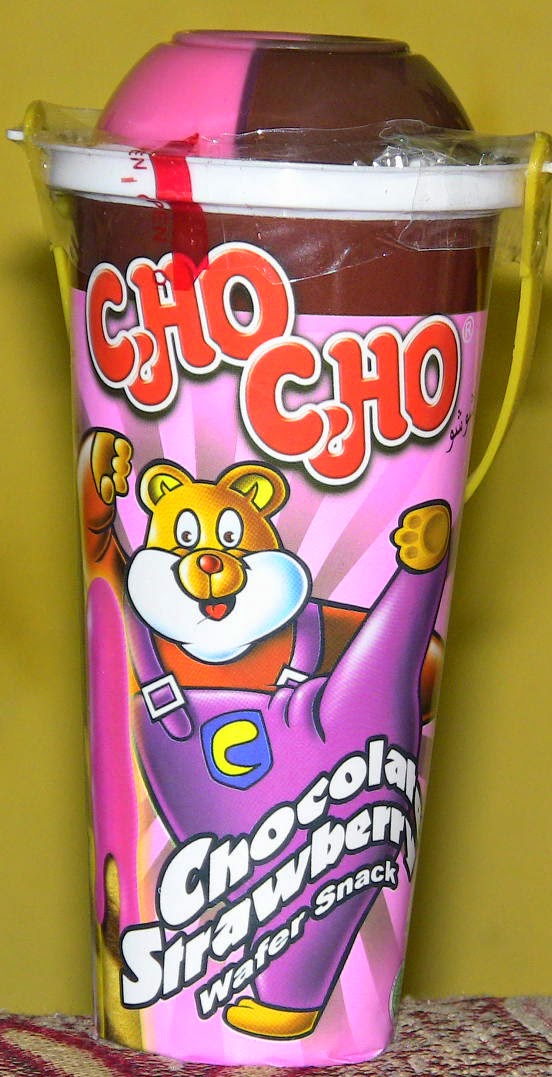 Cho Cho Chocolate Strawberry Wafer Snack 40 Grams - Komposisi Produk