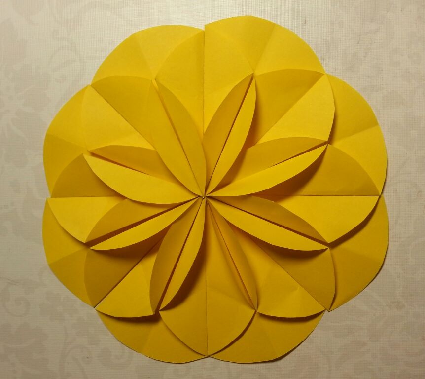 Un Detalle Precioso: Tutorial: Flor hecha con círculos