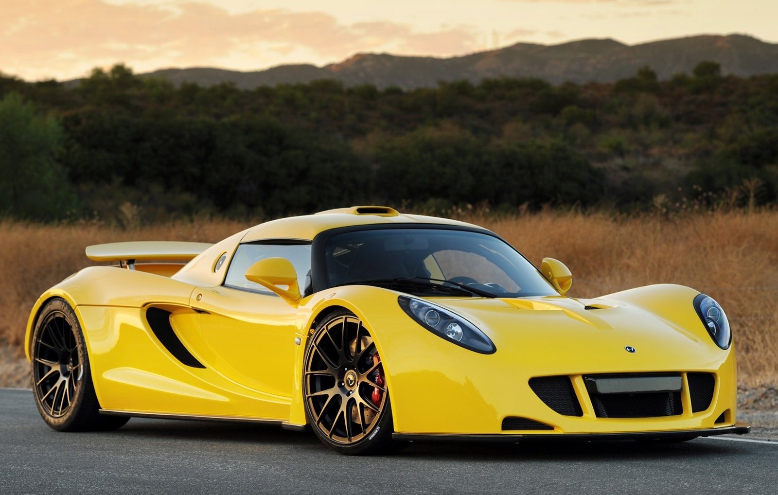 Hennessey apresenta versão final do Venom GT