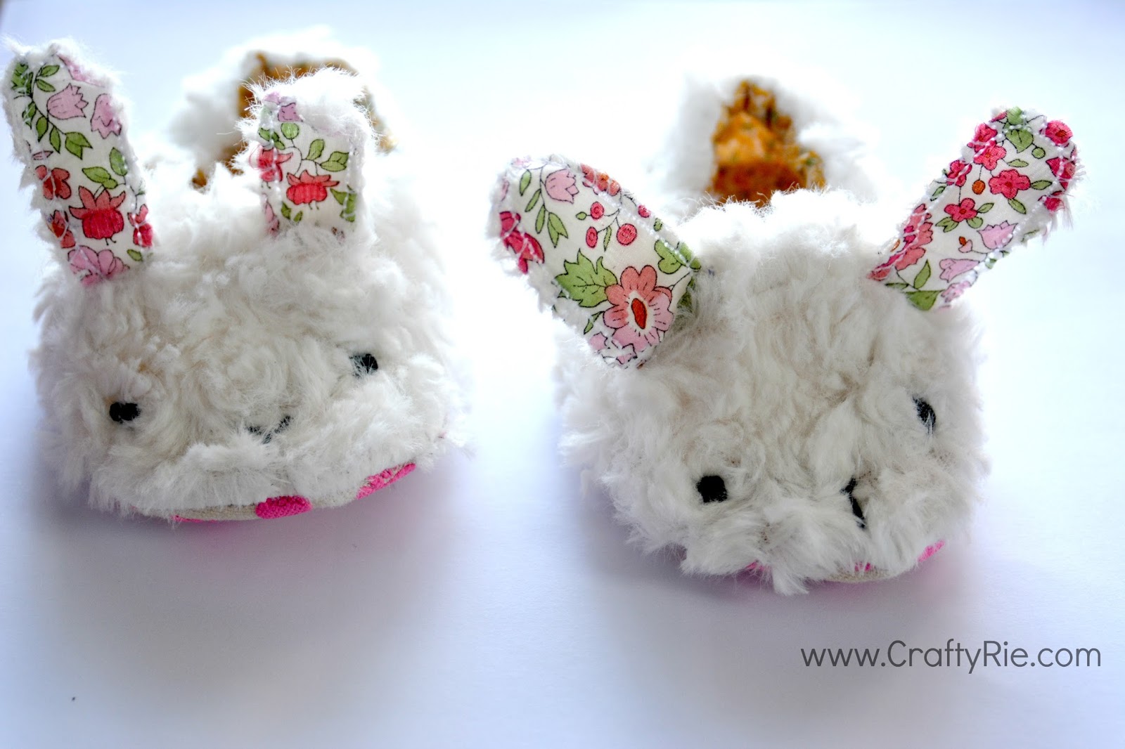 CraftyRie: Bunny slippers, I'm in love!