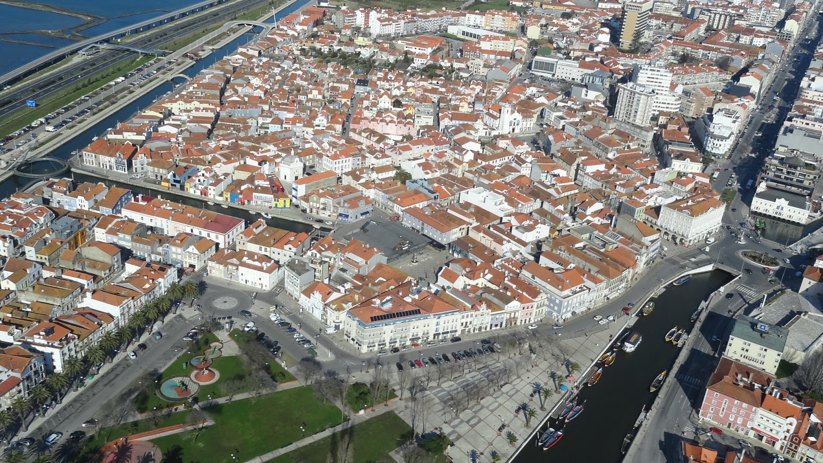 Sítios e Lugares: Fotografias da Vista Aérea da Cidade de Aveiro
