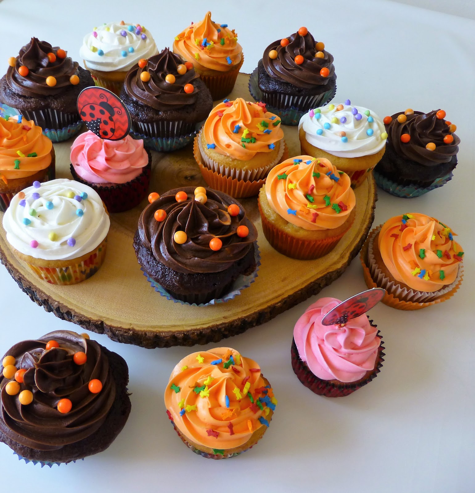 CakeSophia: Colorful muffins