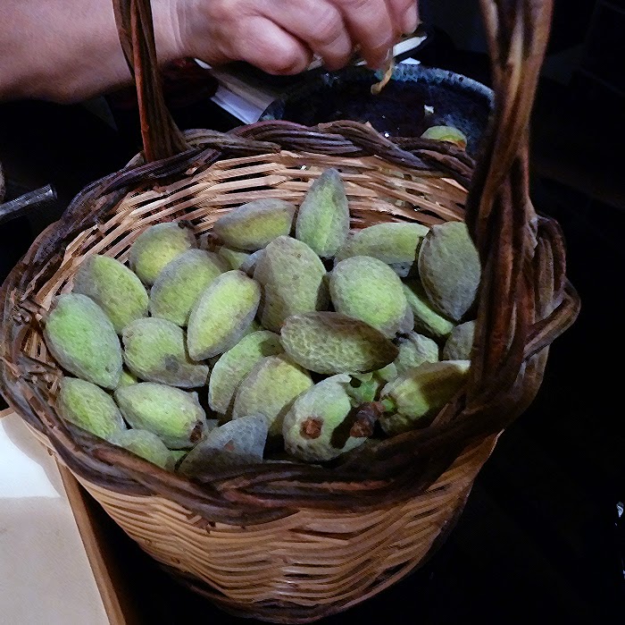 AAA ACCADEMIA AFFAMATI AFFANNATI: Le mandorle fresche