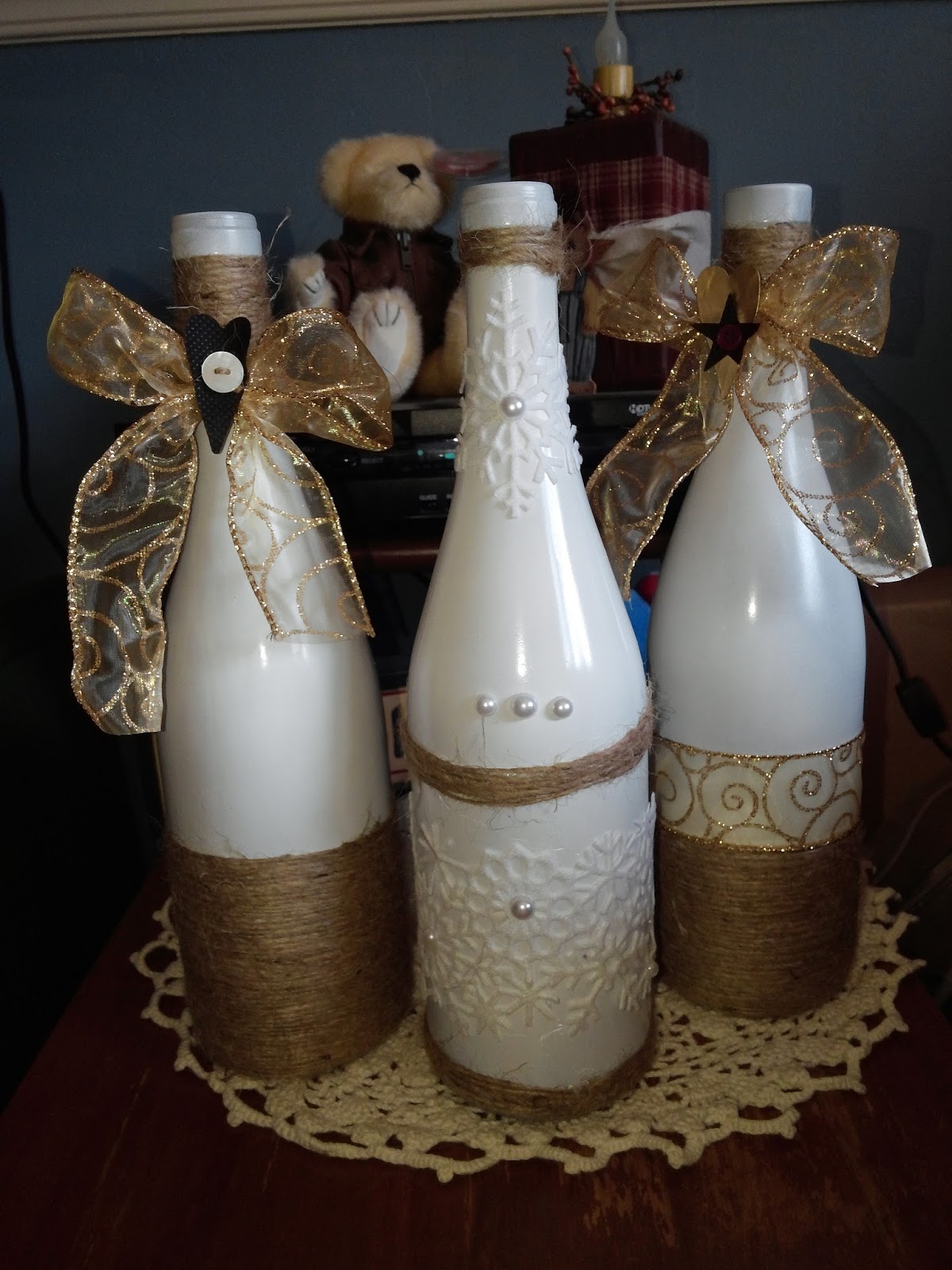 Sheryl's Crafting Corner: Repurposed wine bottle for Christmas season