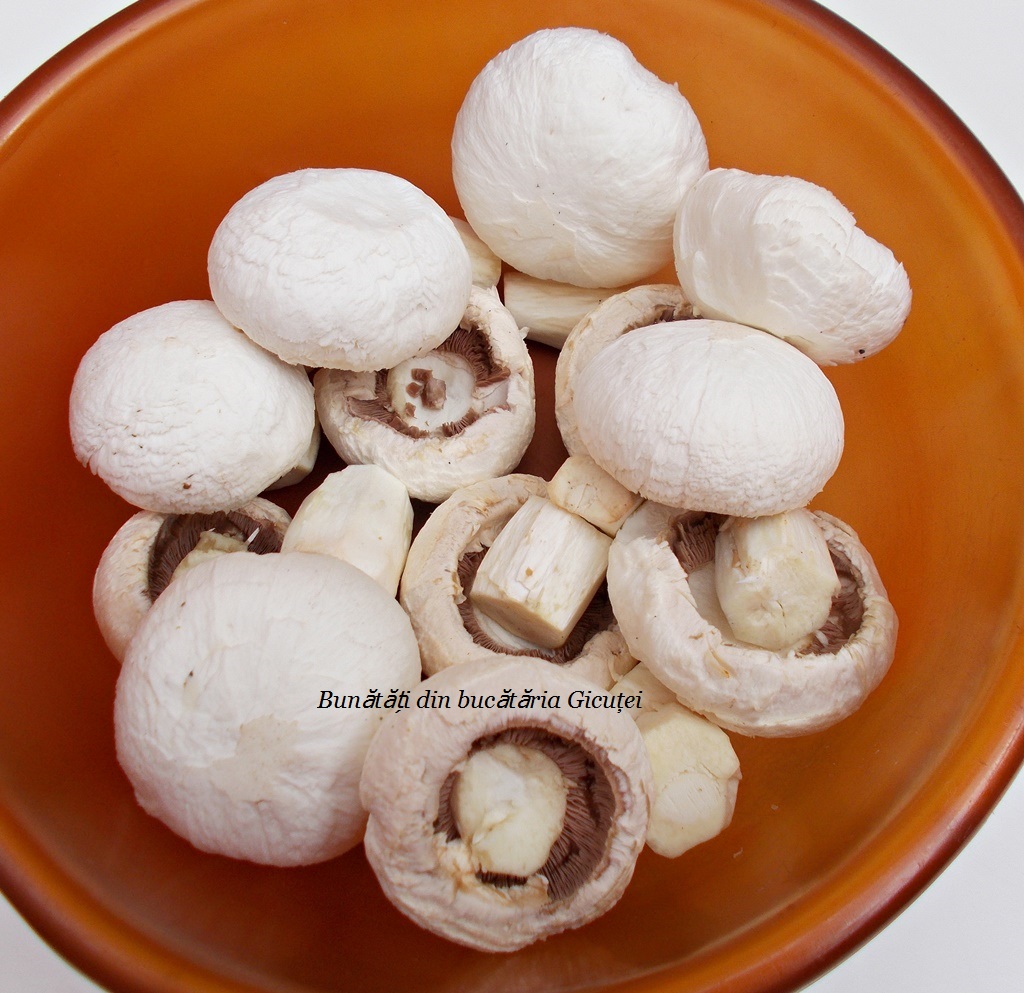 Ciocanele de pui cu ciuperci la cuptor - Bunătăți din bucătăria Gicuței