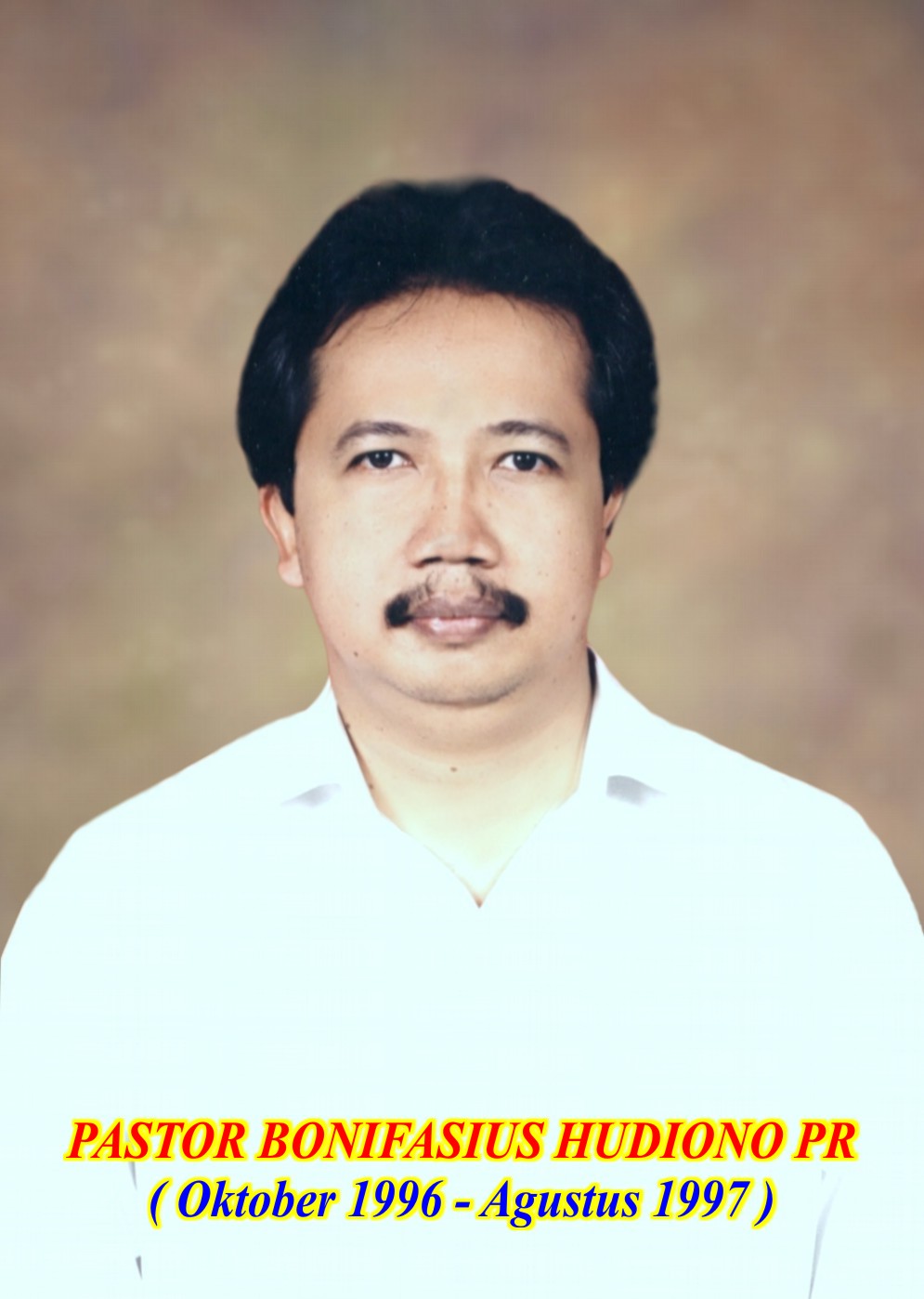 Gereja Katolik "SANTO YOHANES PENGINJIL" Paroki Bondowoso: foto romo-romo