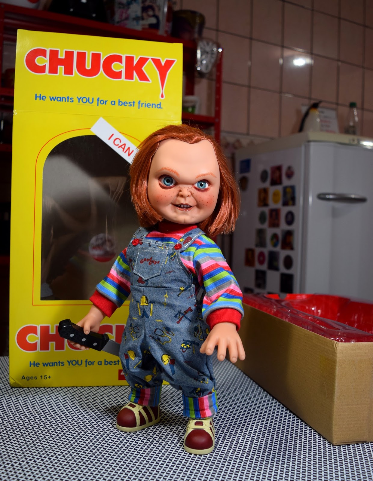 Galeria dos Brinquedos: Child's Play: Talking Sneering Chucky - Mezco