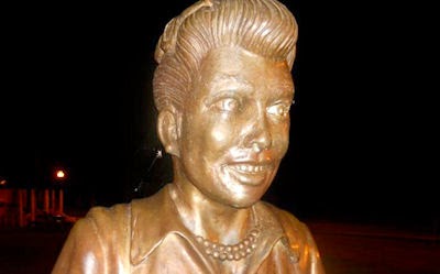The Presurfer: Lurid Lucy And Other Statues From Movies And TV