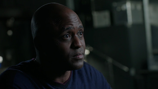 COLONY - Recensione 3x12 "Bonzo" e 3x13 "What Goes Around" (SERIES ...