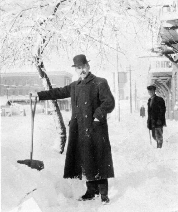 Heroes, Heroines, and History: Plug Hat - Bowler or Top Hat?