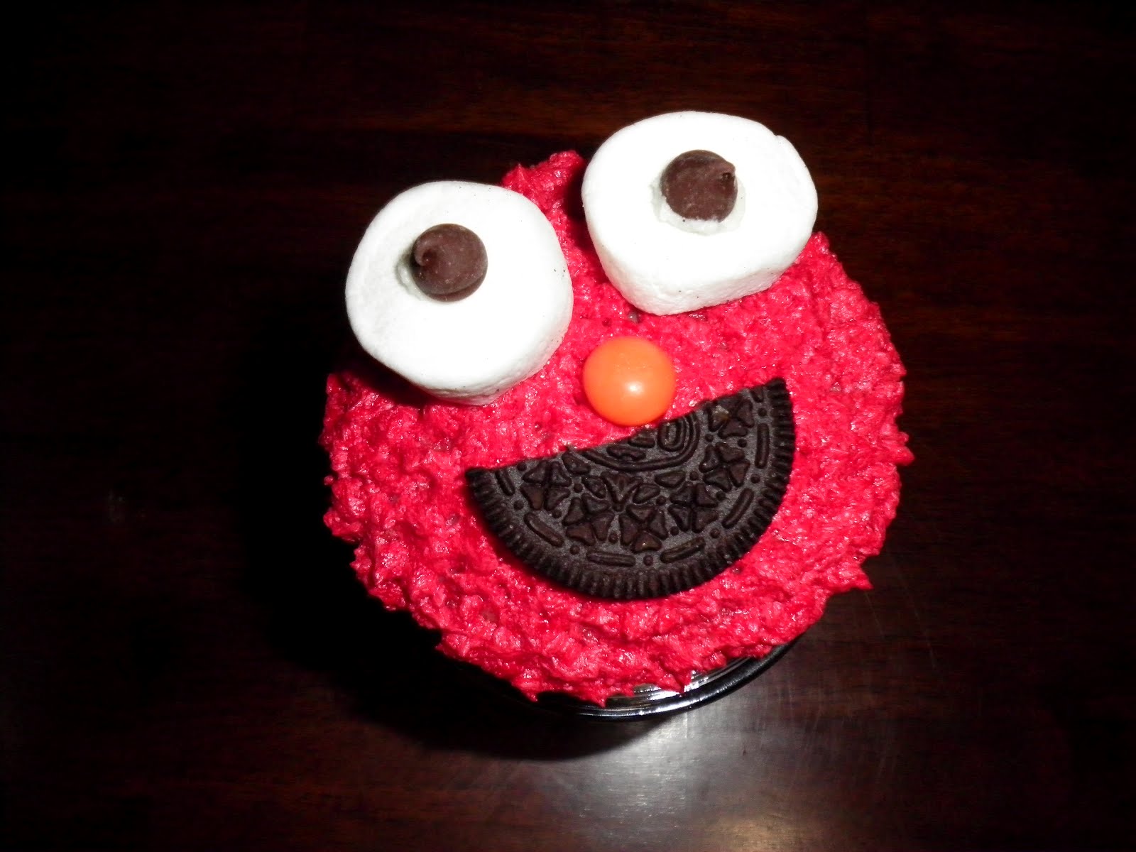 Candy's Confections: Elmo Cupcakes