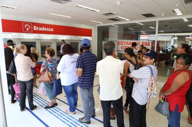 Conta em banco pode ser aberta ou fechada pela internet