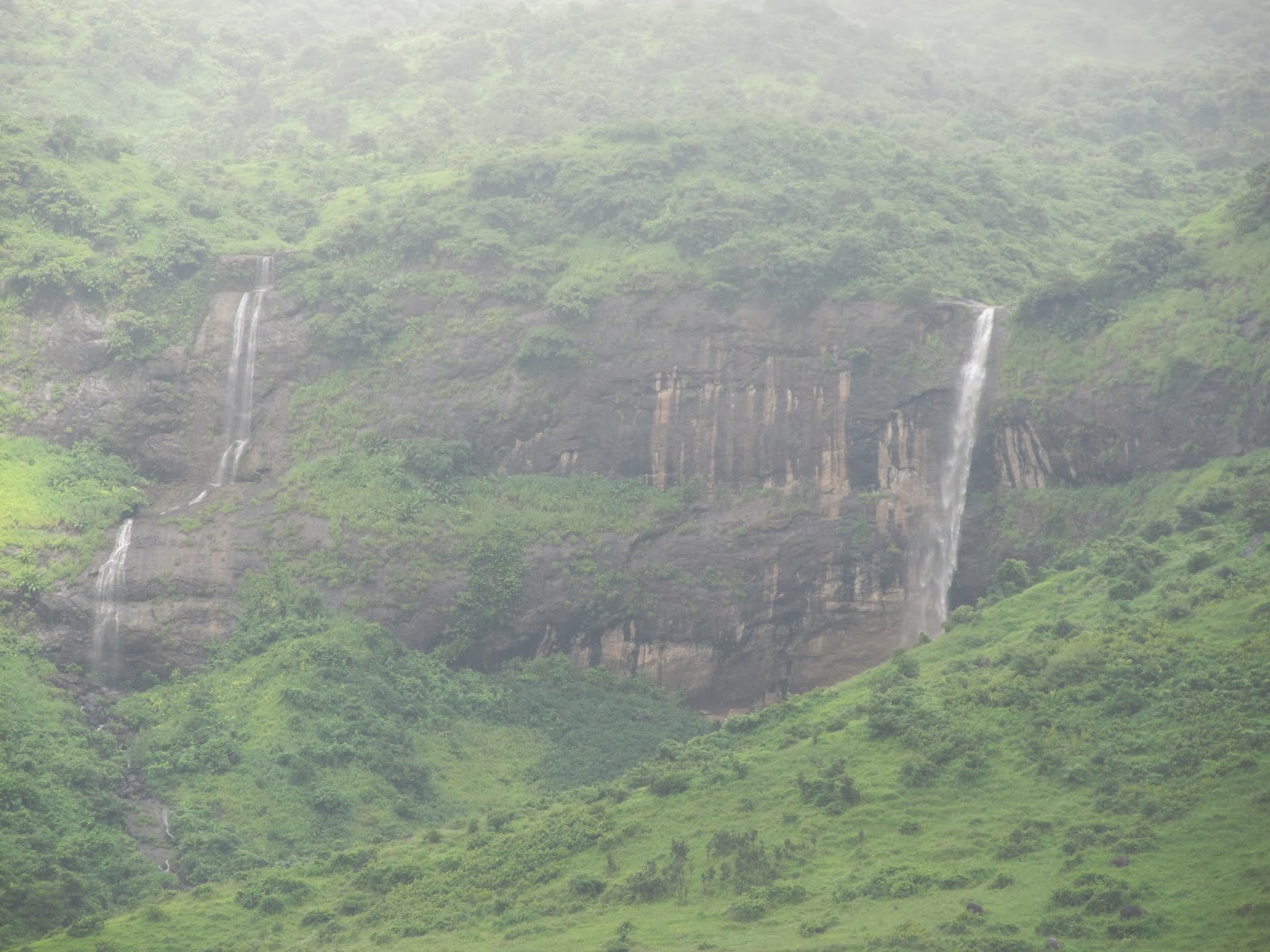 I shoot....: Pandavkada Water Fall- Kharghar, Navi Mumbai