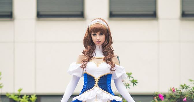 Calvin's Canadian Cave of Coolness: Cosplay By Ally Bee