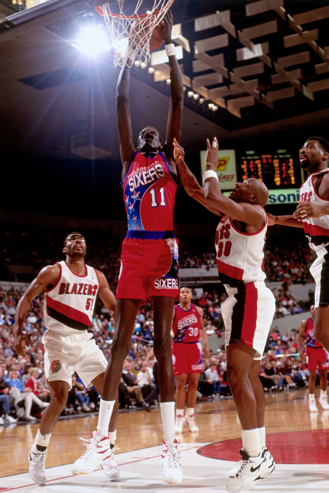 ESPÍRITU CAFETERO: LOS TRIPLES INAUDITOS DE MANUTE BOL