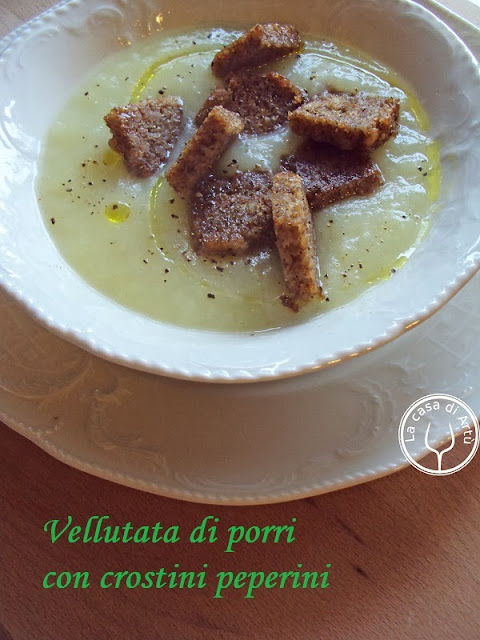La casa di Artù: Vellutata vegan di porri con crostini peperini