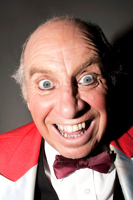 Circus Mania: Are clowns scary...?