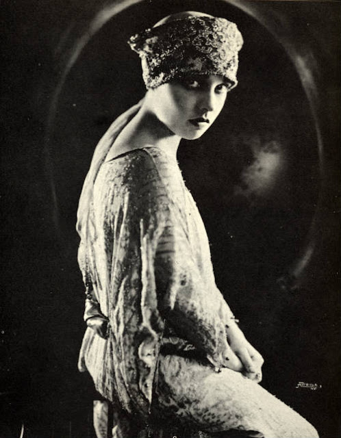 Fabulous Portraits of 18 Famous Flappers in the 1920s ~ Vintage Everyday