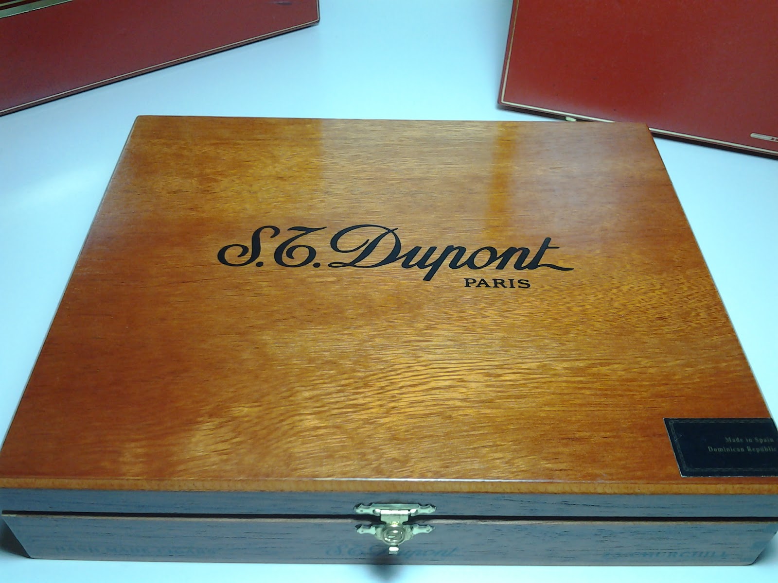 ziq S.T. DUPONT collections: ORIGINAL ST DUPONT DISPLAY BOX WITH CROCO ...