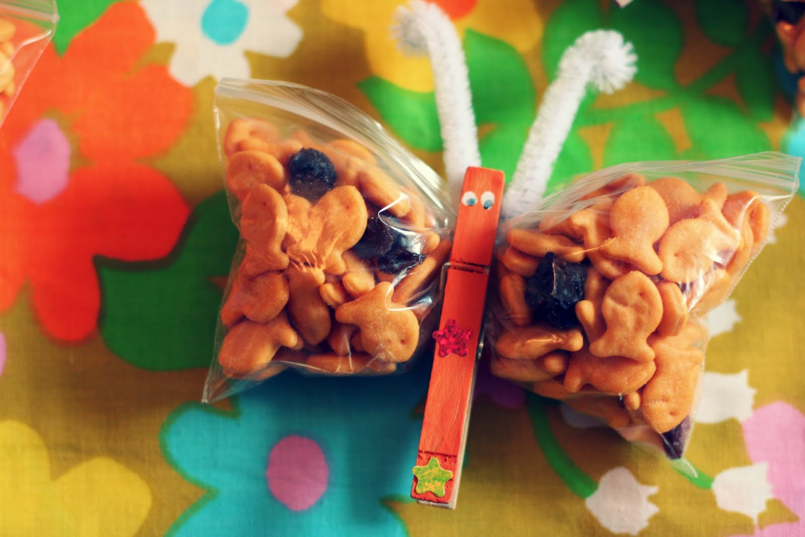 a bit of sunshine: make something monday :: butterfly snack bags