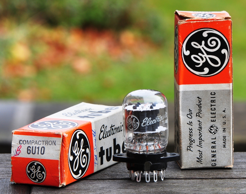 VinylSavor: Tube of the Month: The 6U10