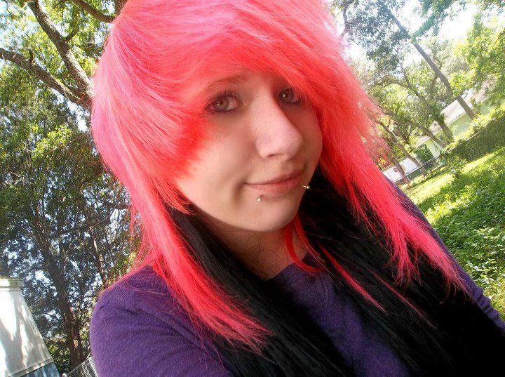 Emo Hairstyles - The Complete Guide to Emo Hair For Guys and Girls ...