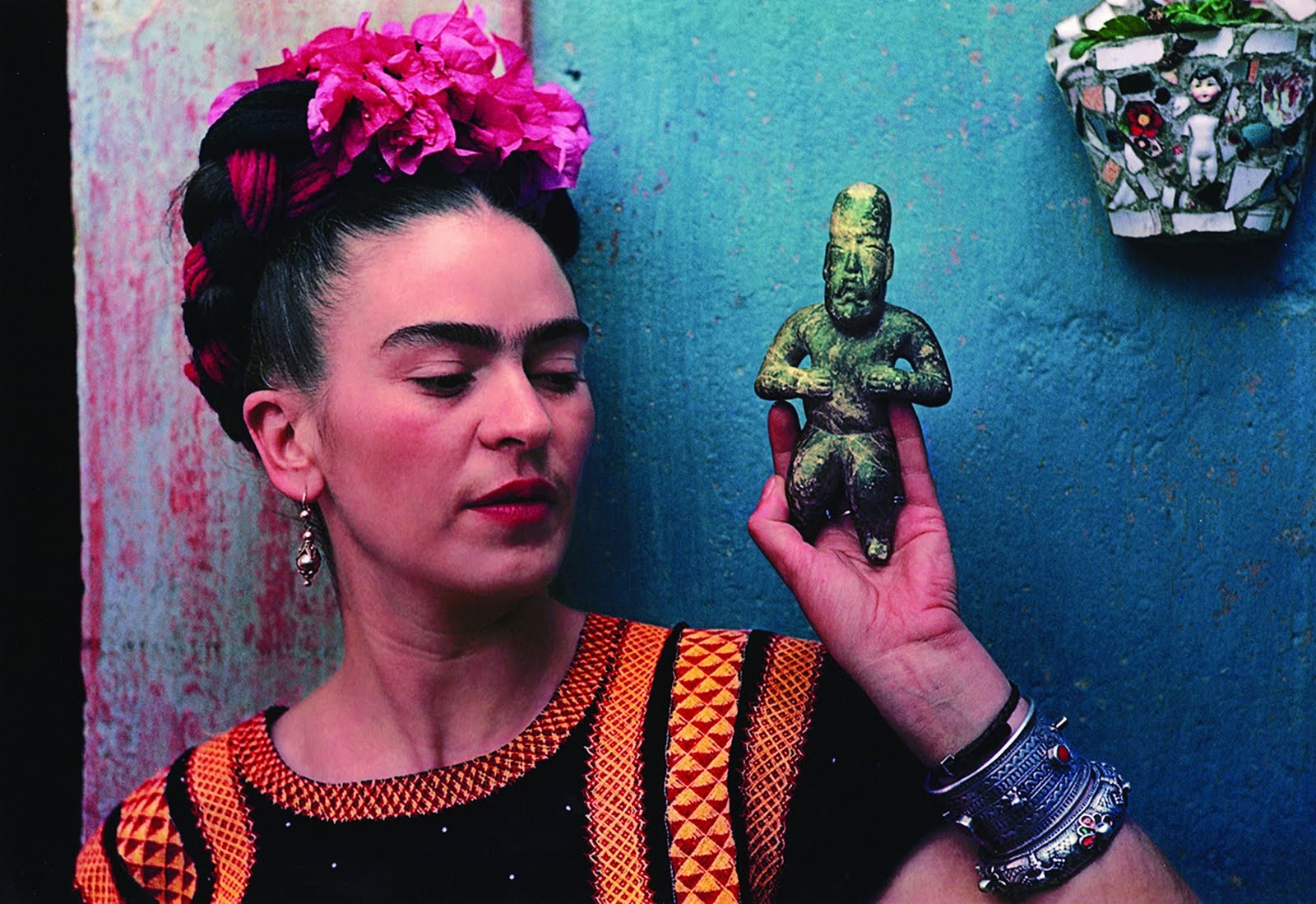 Ŧhe ₵oincidental Ðandy: Frida Kahlo: The Life of A Mexican Icon