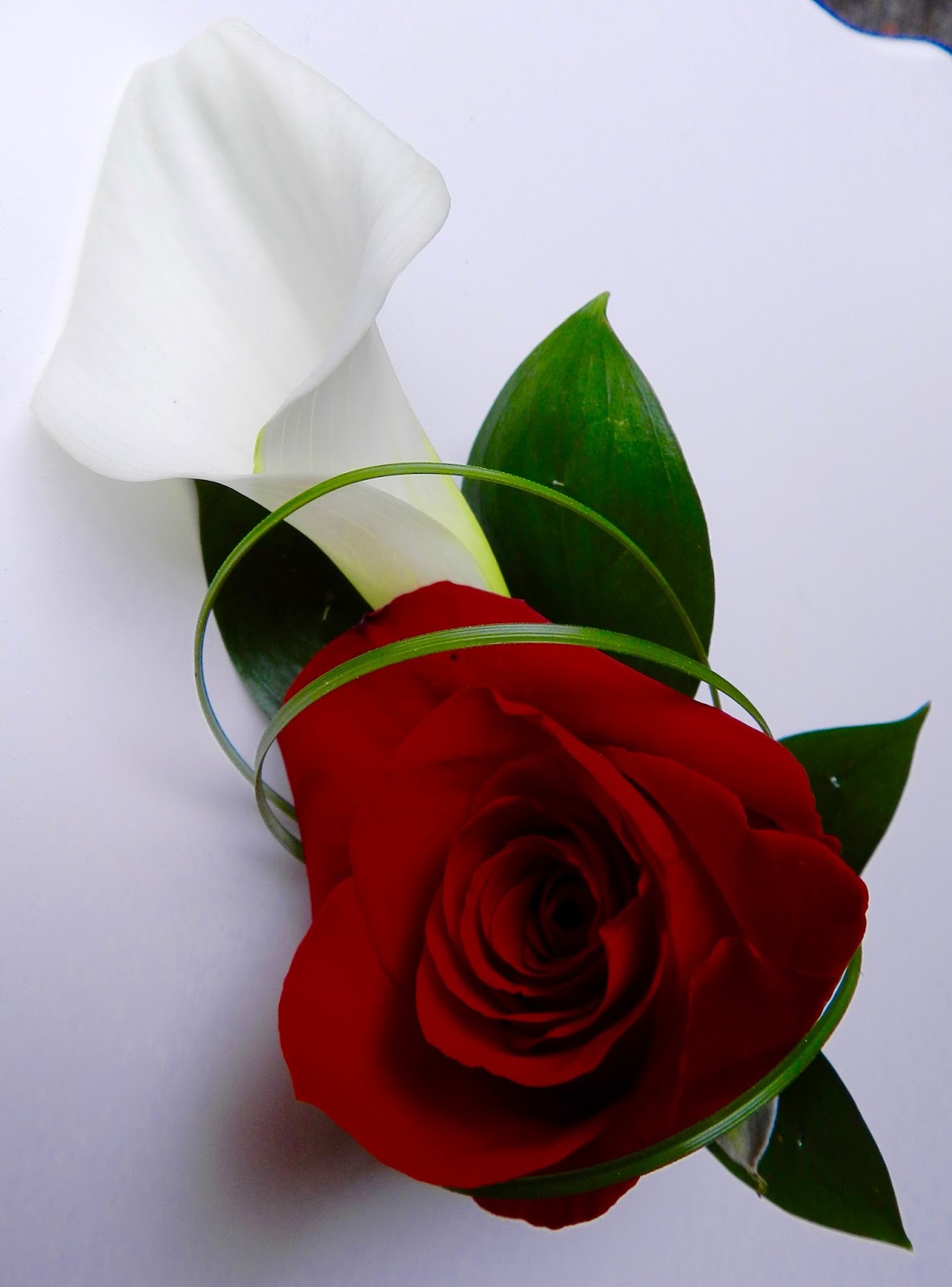 Sandra's Flower Studio.: Red rose and white calla lily wedding