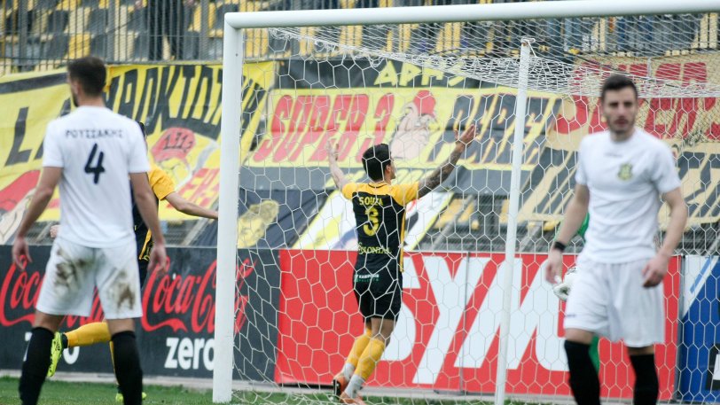 ΤΟ ΚΑΦΕΝΕΙΟ ΤΩΝ ΦΙΛΑΘΛΩΝ: 14 - 3 - 0 ΚΑΙ ΣΥΝΕΧΙΖΕΙ