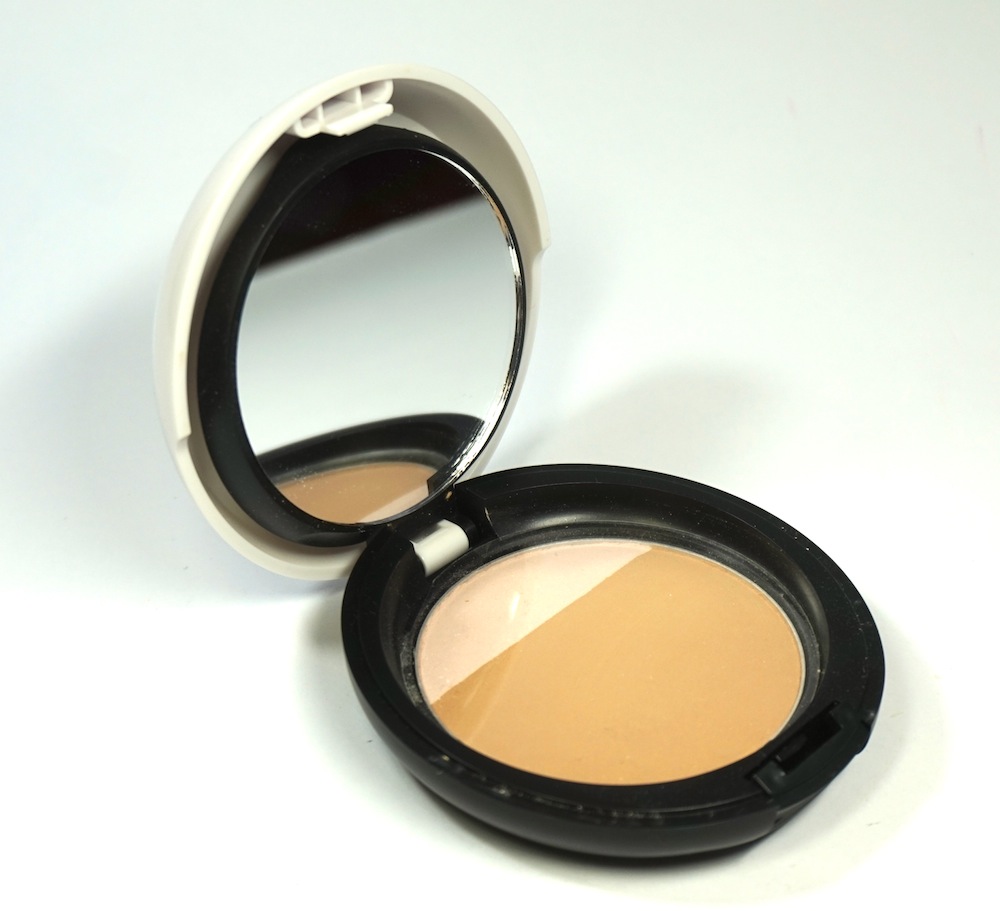 The Body Shop Brightening Compact in 04 Review + Swatch