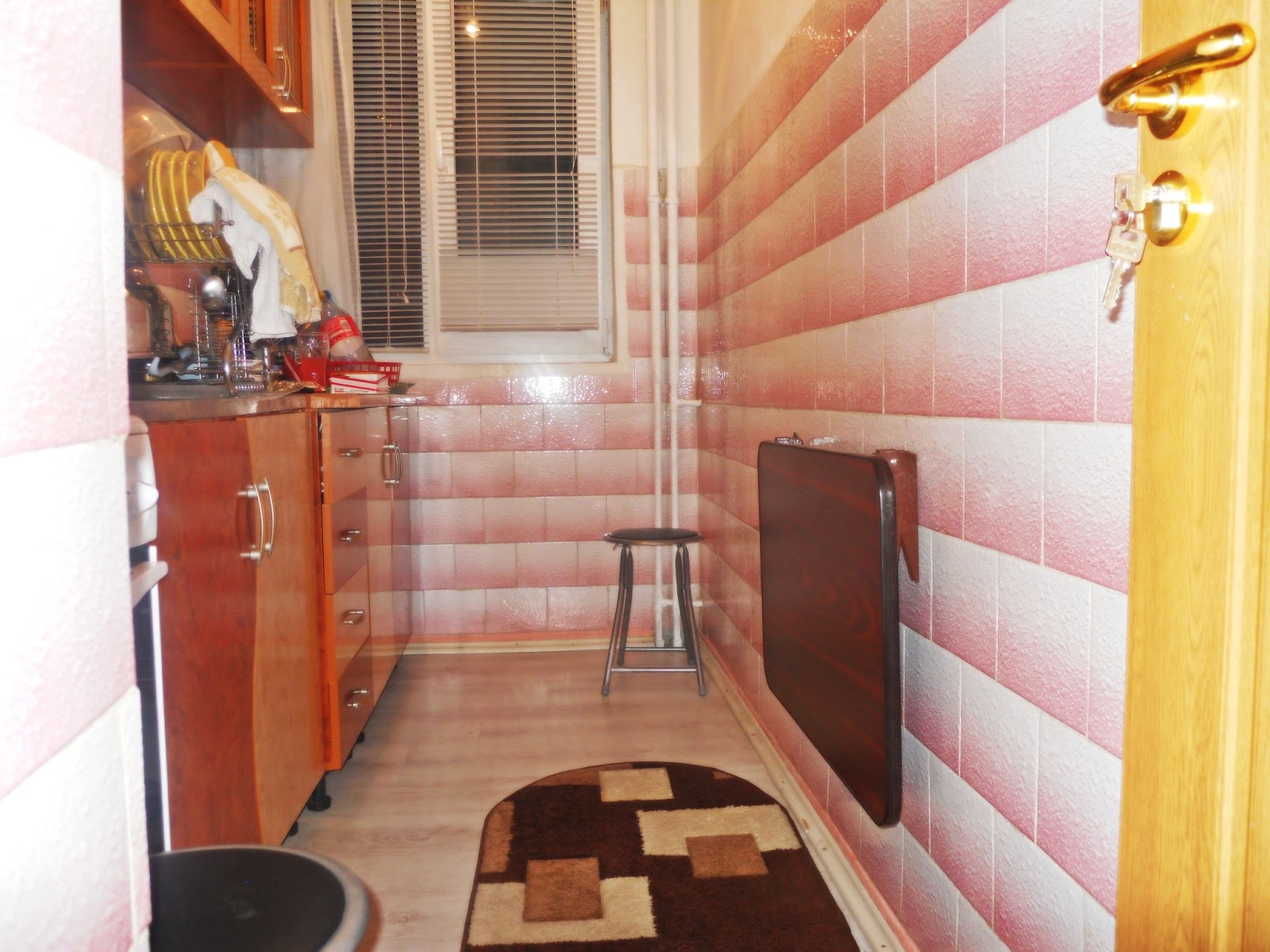 Masa plianta rabatabila pentru bucatarie: Masa rabatabila din mahon ...