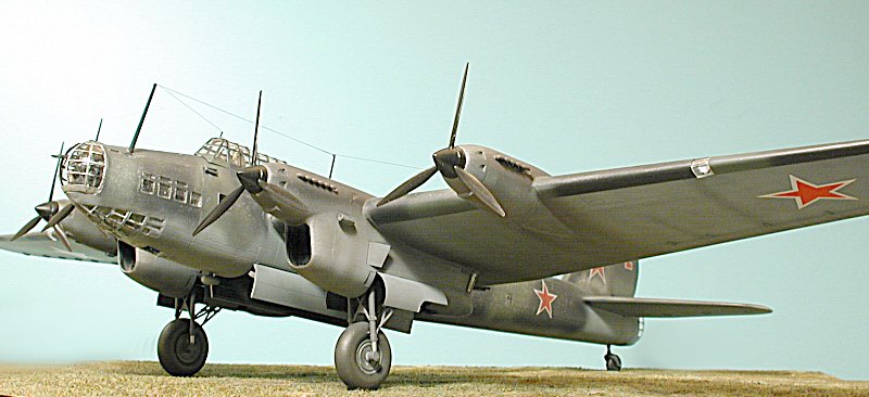 Airplanes in the skies + FAF history: Petljakov Pe-8 / TB-7
