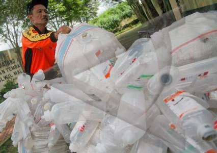 FORUM KOMUNIKASI SANITARIAN SE KOTA SEMARANG: LIMBAH BOTOL INFUS ...