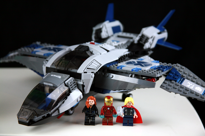 Fruitless Pursuits: Review: Avengers Lego!