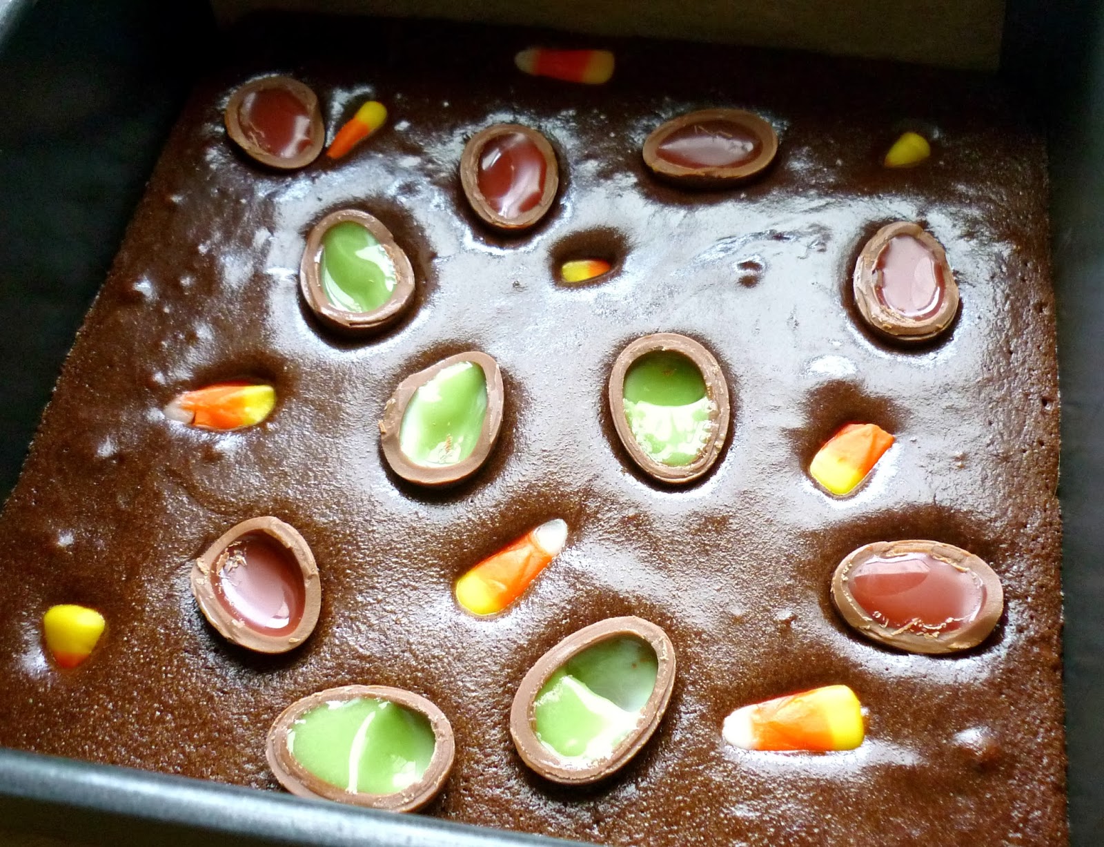 My sugar coated life...: 'Screme' egg Halloween brownies