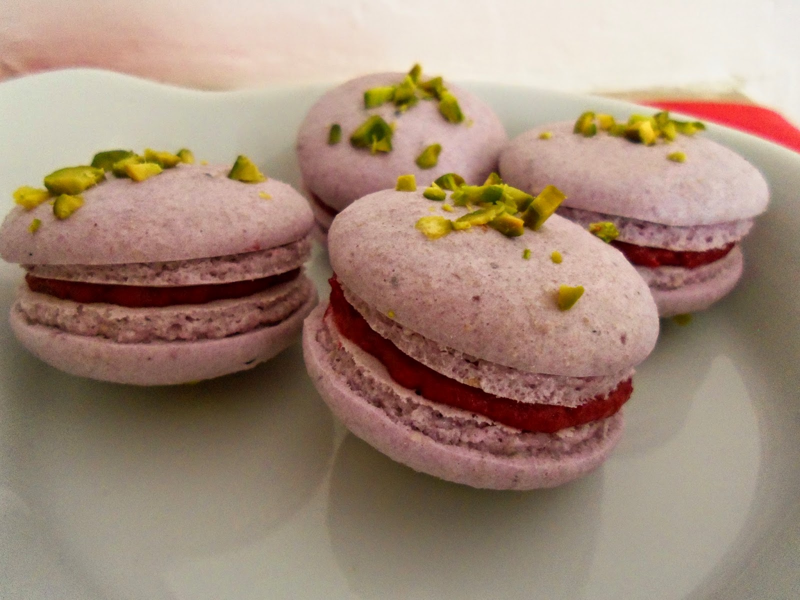 AL pâtisseries: Macarons fruits rouges