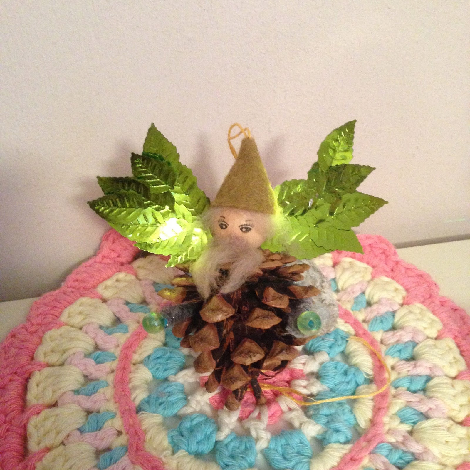 The Summerhouse by the sea: Pine Cone Fairies