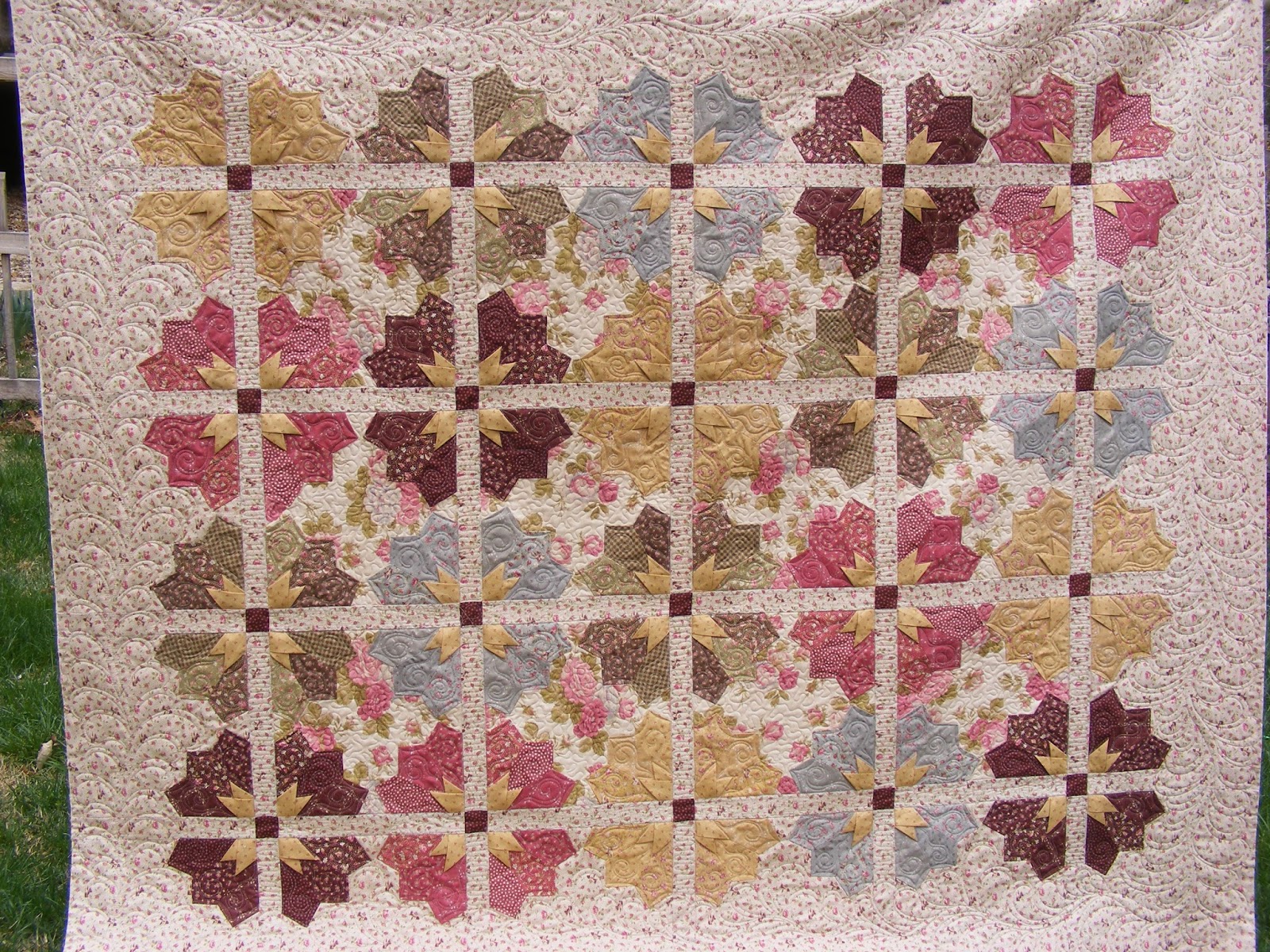 TIA CURTIS QUILTS: A pretty quilt