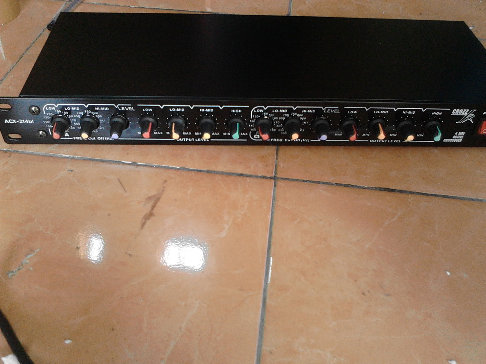 CROSSOVER 4WAY+ PARAMETRIC TONE+BBE BOOSTER